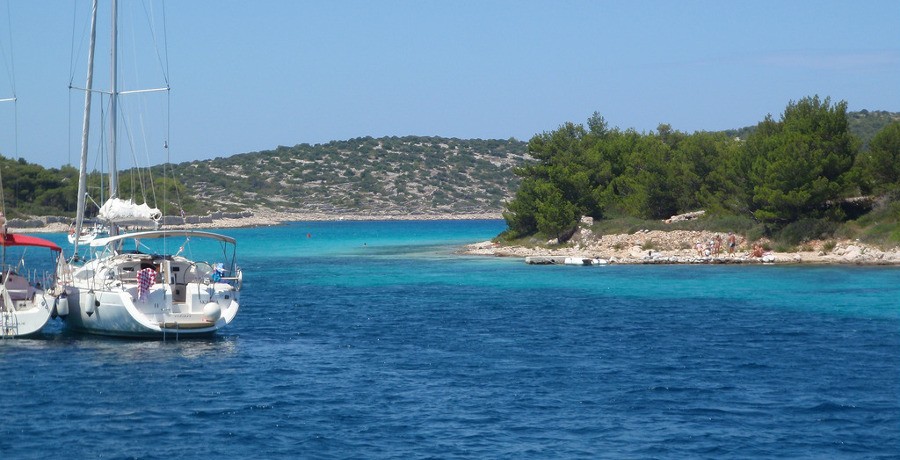 UVALA BOROVNJACI - OTOK KAKANJ